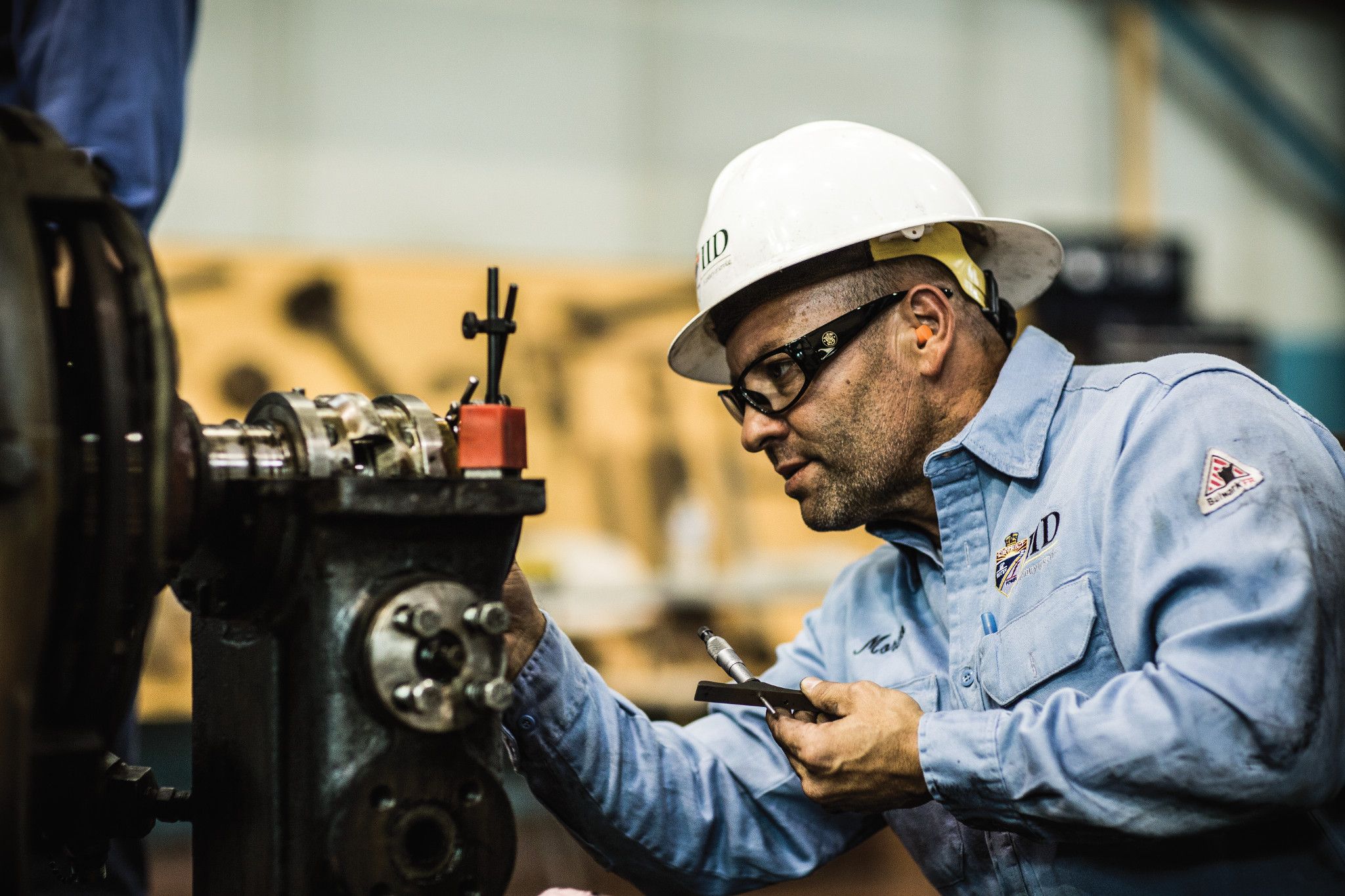 Clean & Compliant Uniforms In The Tool & Die Industry - Plymate